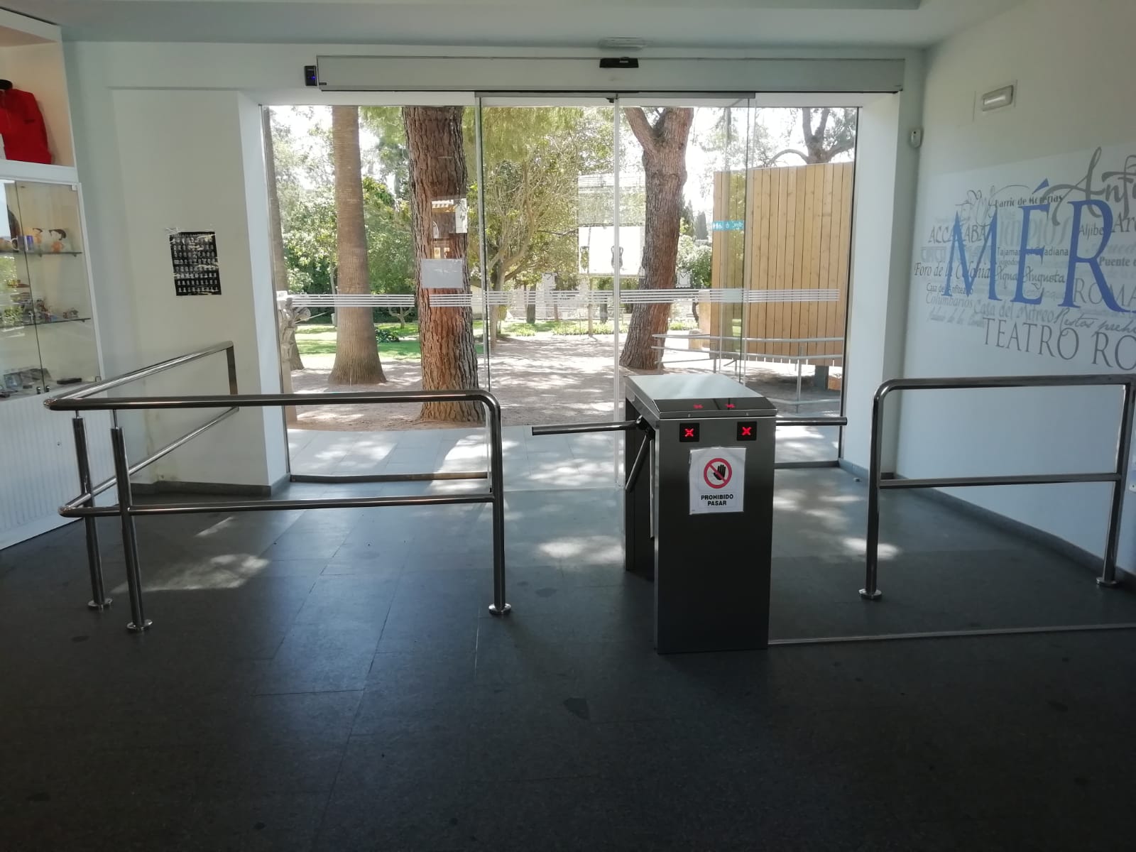 Tornos de control de acceso en tu empresa | Evasion Sur - Sistemas de control integral